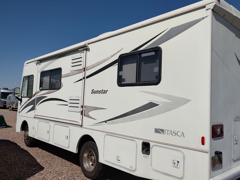 2013 Itasca Sunstar 26HE - National Vehicle