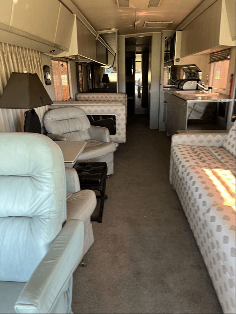 1989 Blue Bird Wanderlodge 3907 - National Vehicle