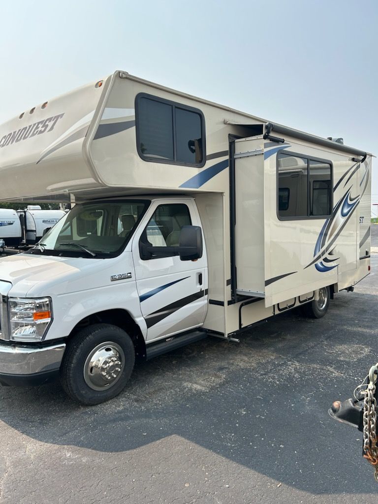 2019 Gulf Stream Conquest 6238D - National Vehicle