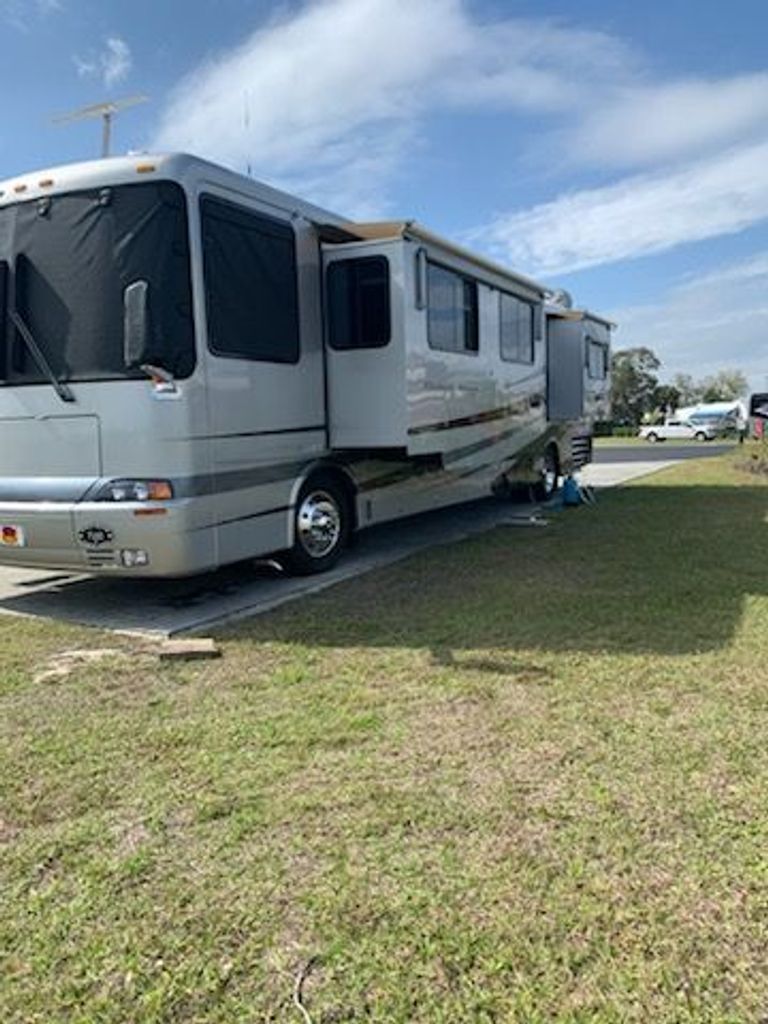 2002 Newmar Dutch Star 4090 - National Vehicle