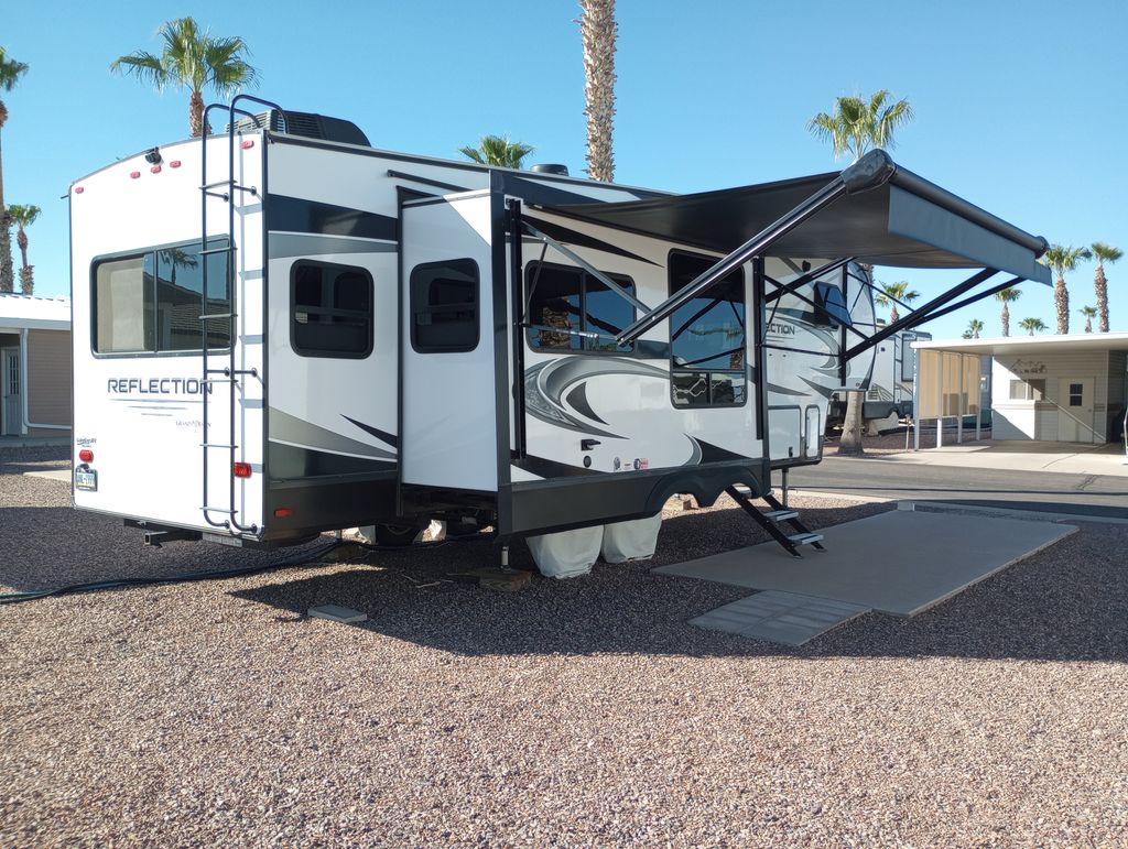 2022 Grand Design Reflection 303RLS - National Vehicle