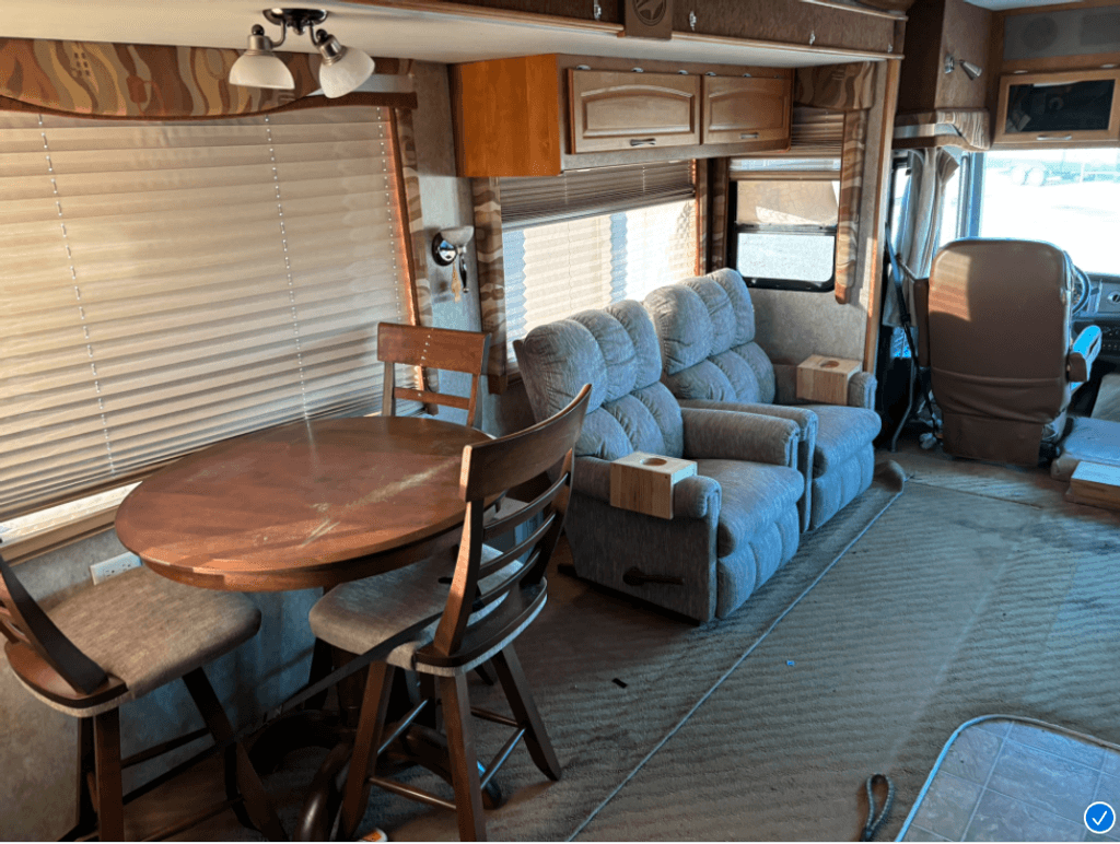 2004 Fleetwood Pace Arrow 35G - National Vehicle