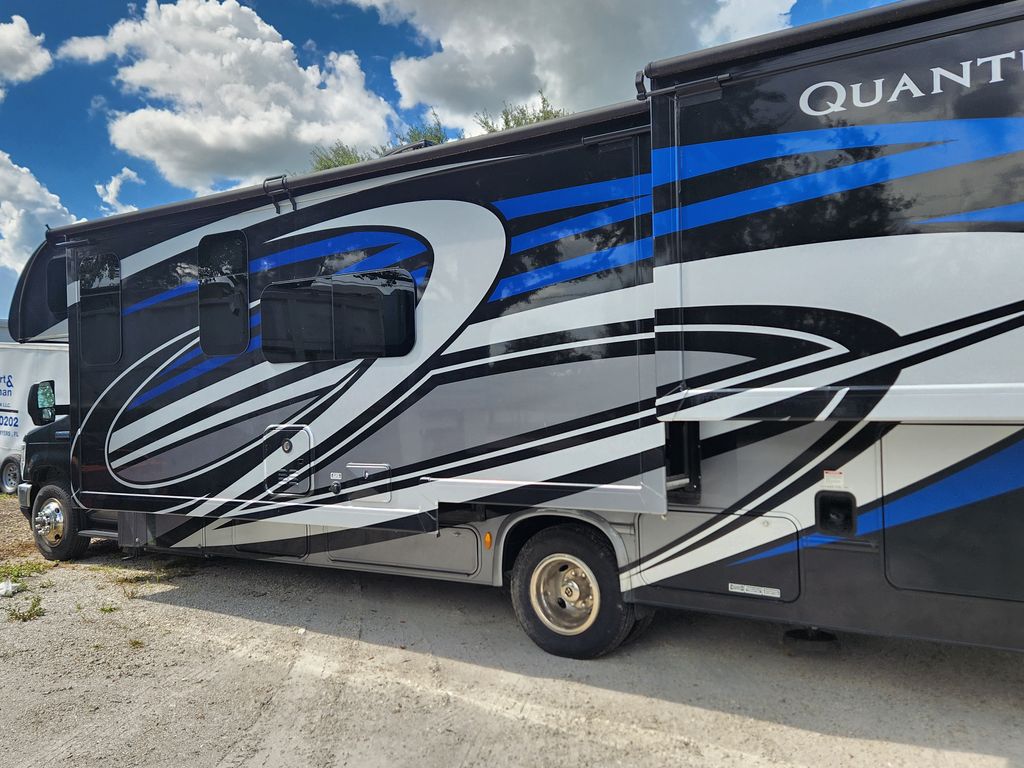 2022 Thor Motor Coach Quantum JM31 - National Vehicle