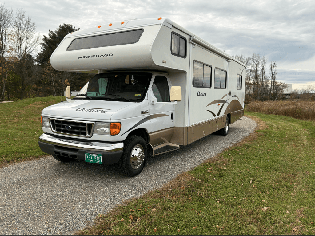 2006 Winnebago Outlook 31C - National Vehicle