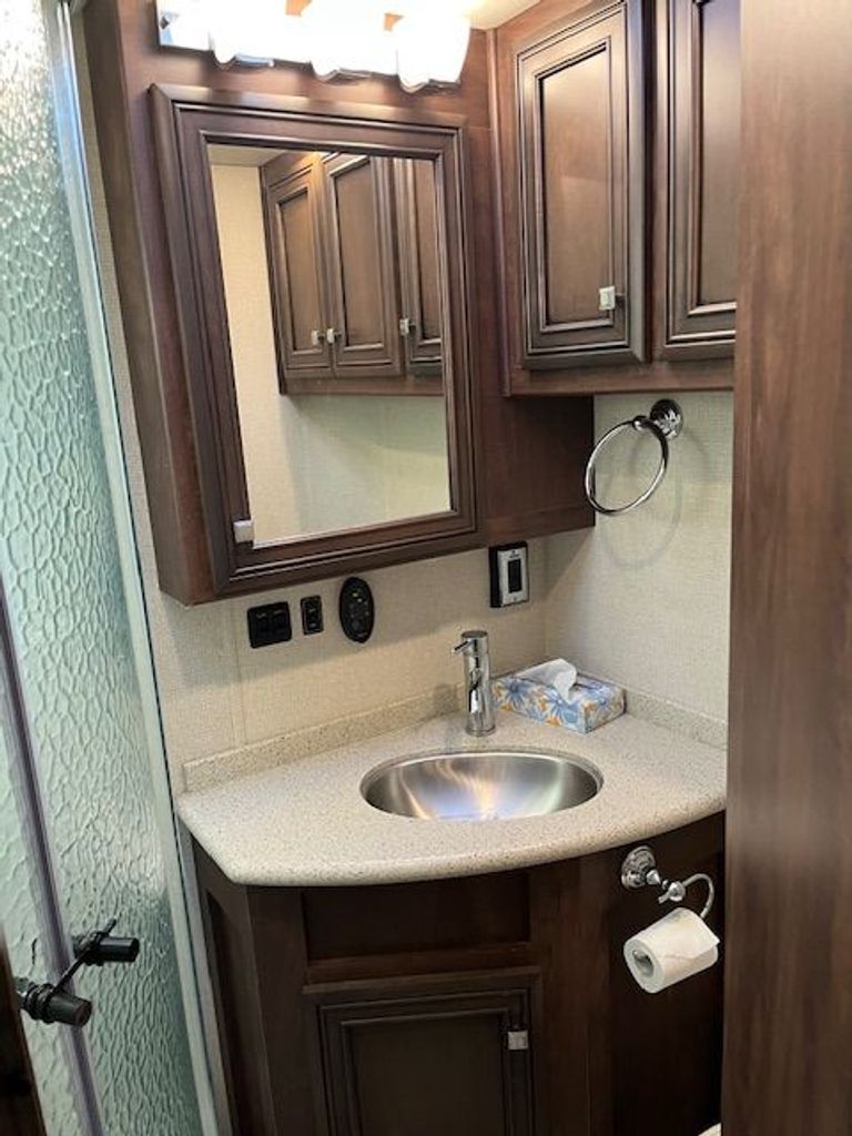 2019 Newmar Bay Star 3124 - National Vehicle