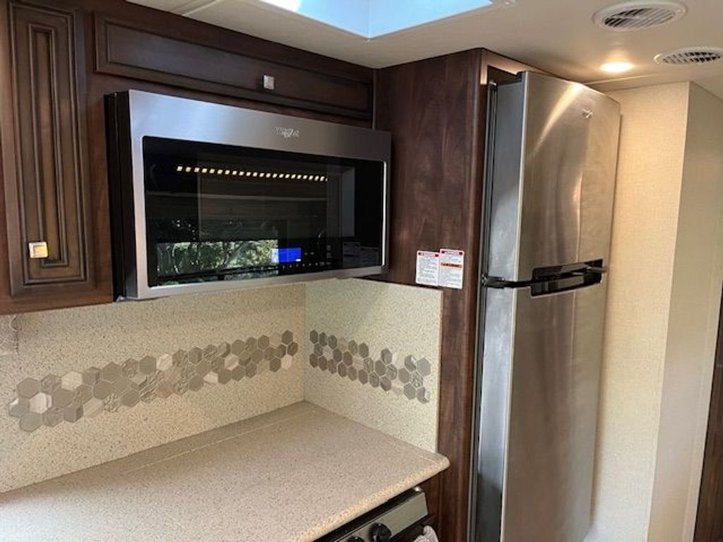 2019 Newmar Bay Star 3124 - National Vehicle