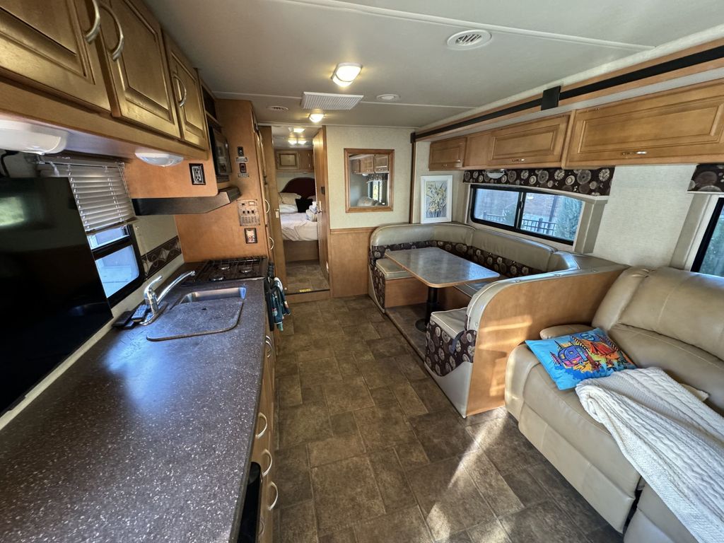 2014 Winnebago Minnie Winnie 31K - National Vehicle