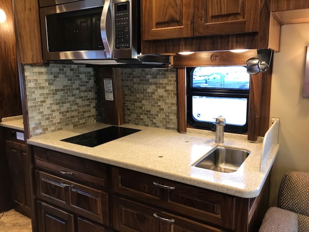 2015 Born Free Splendor Royal Rear Side Bed F550 6.7 Liter Turbo Diesel ...