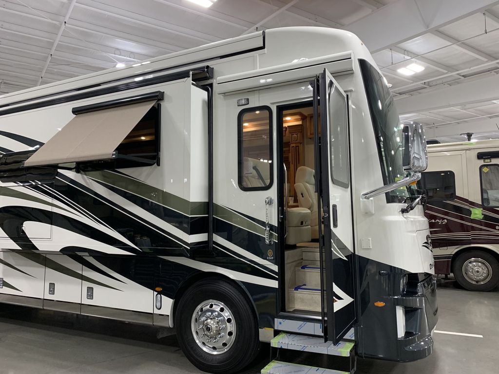 2019 Newmar Dutch Star 4369 - National Vehicle