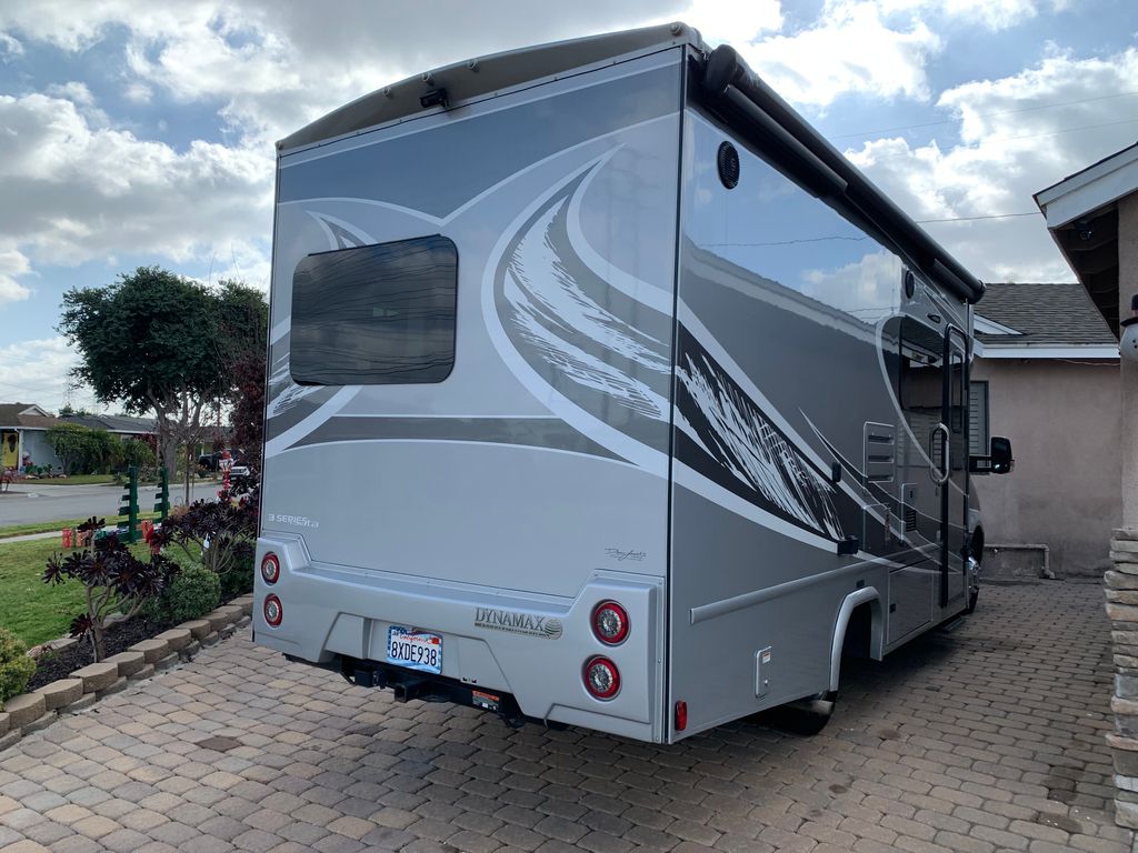 2022 Dynamax Isata 3 24FWM - National Vehicle