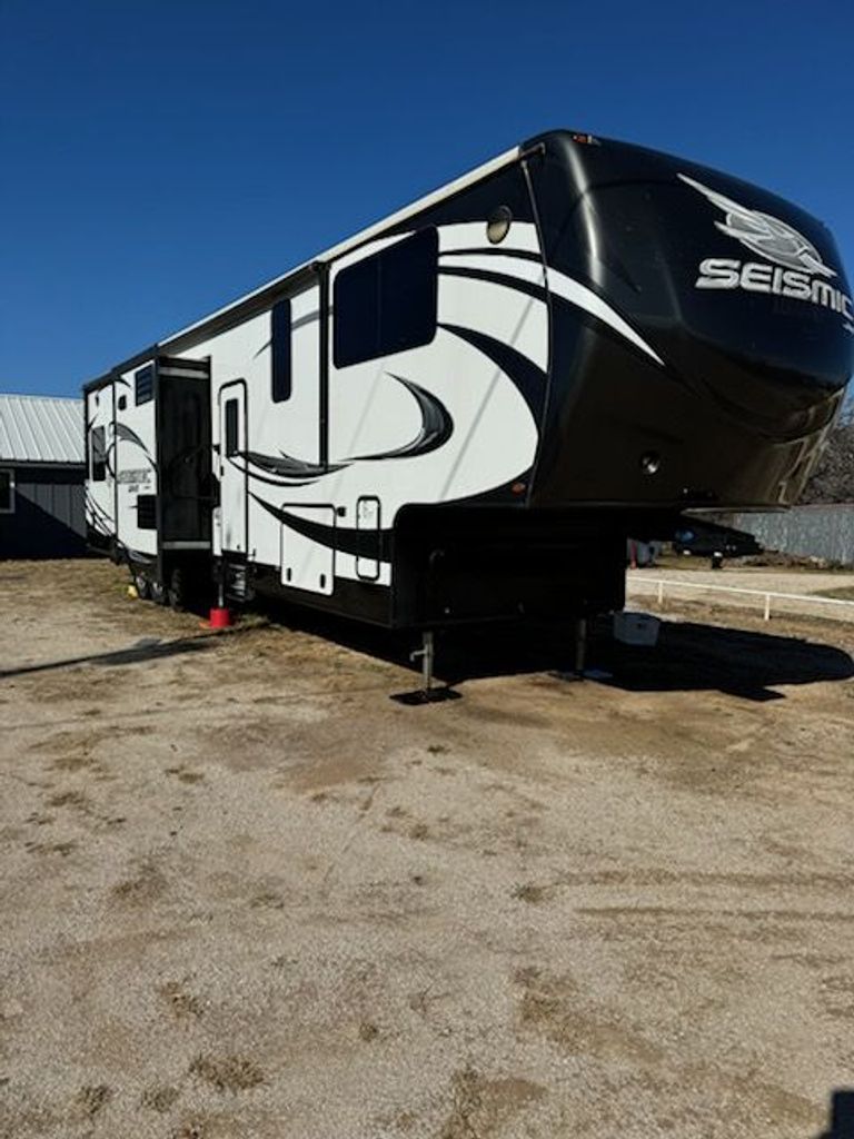 2017 Jayco Seismic Wave 412W - National Vehicle