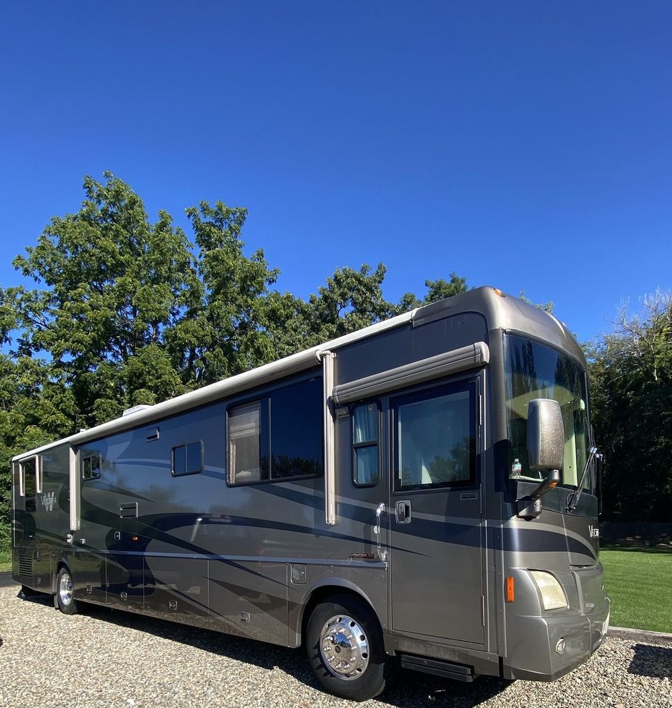 2004 Winnebago Vectra 40QD - National Vehicle