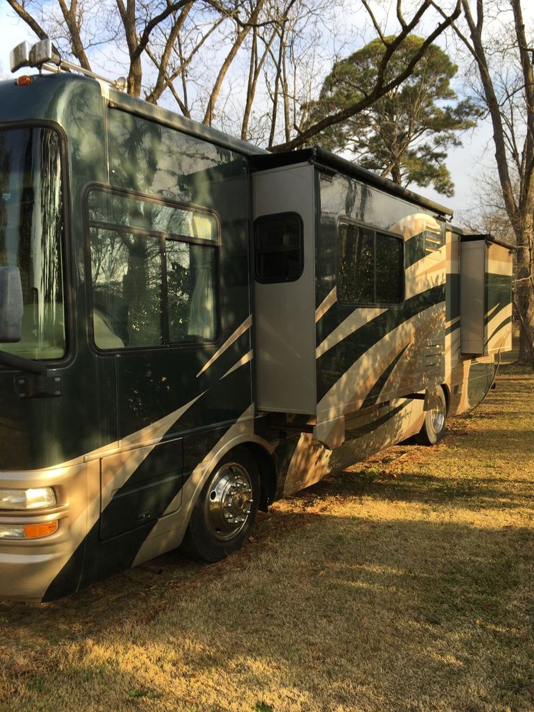 2006 National RV Tropi-Cal 330 - National Vehicle