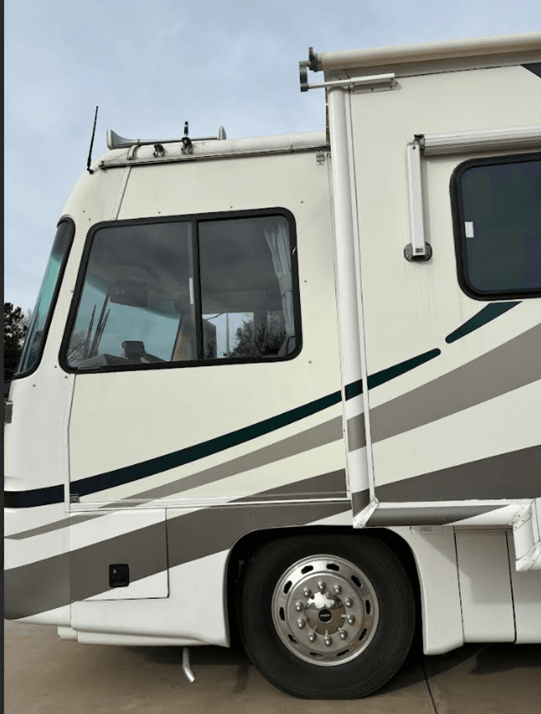 2001 Tiffin Motorhomes Allegro Bus 39RP - National Vehicle