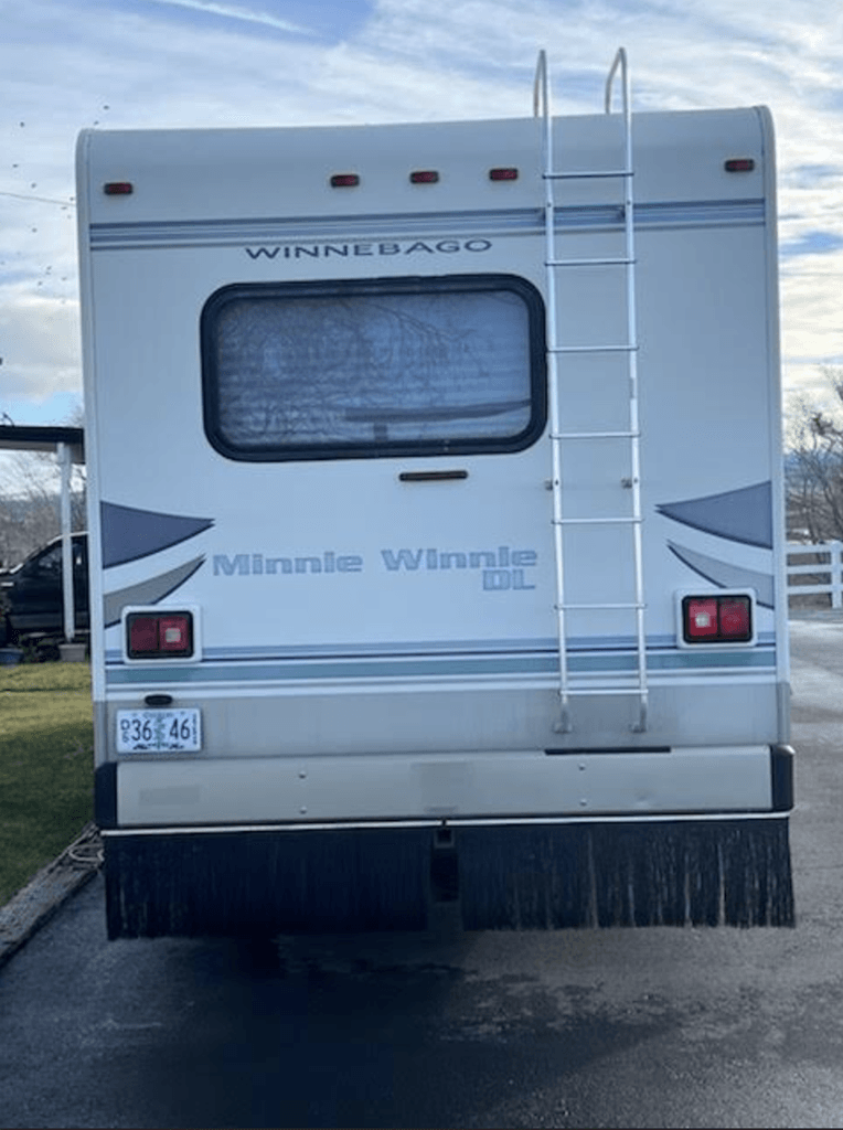 1999 Winnebago Minnie Winnie Deluxe 29U - National Vehicle