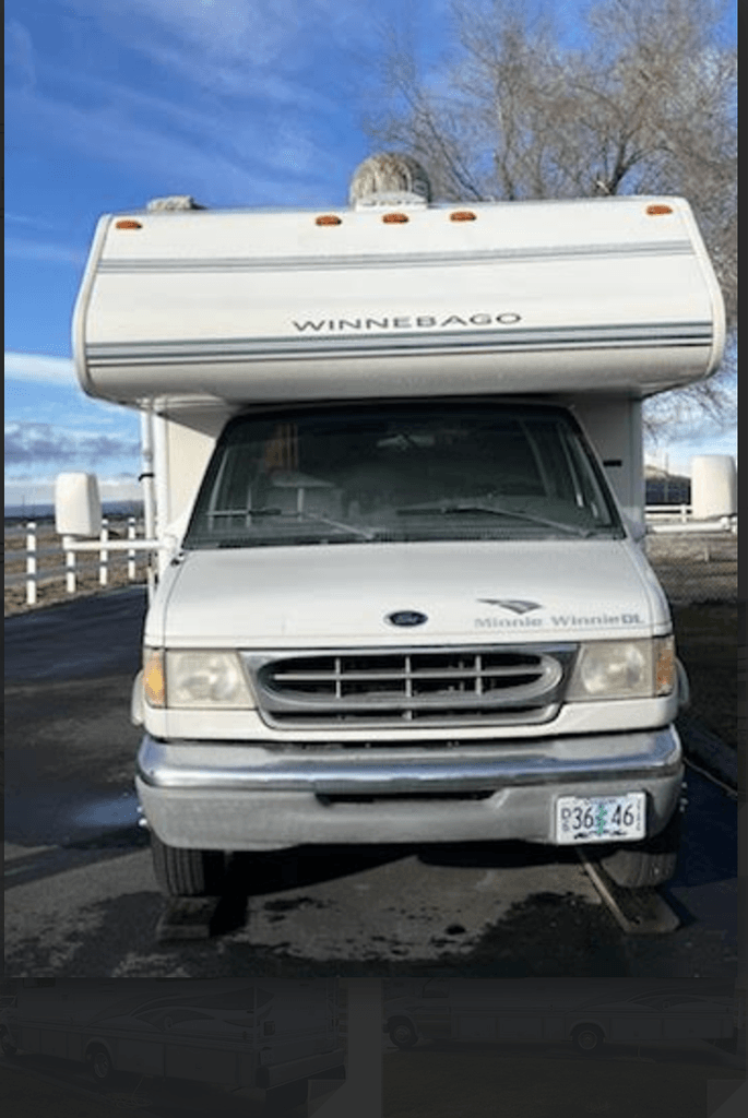 1999 Winnebago Minnie Winnie Deluxe 29U - National Vehicle