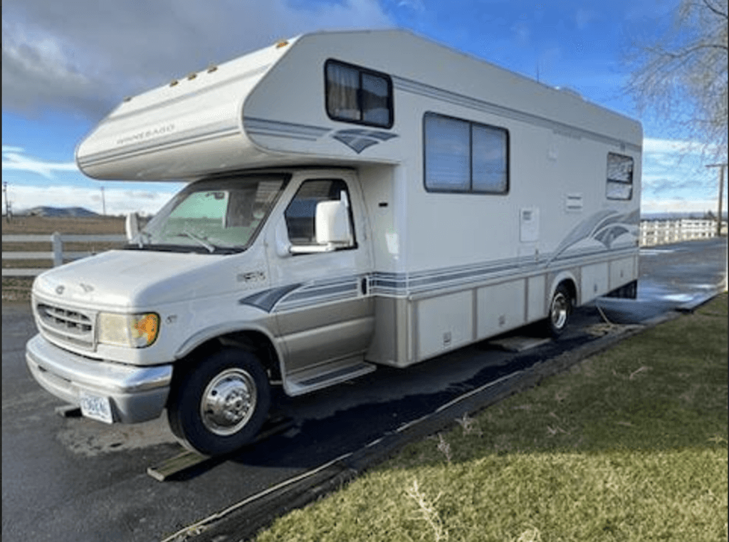 1999 Winnebago Minnie Winnie Deluxe 29U - National Vehicle