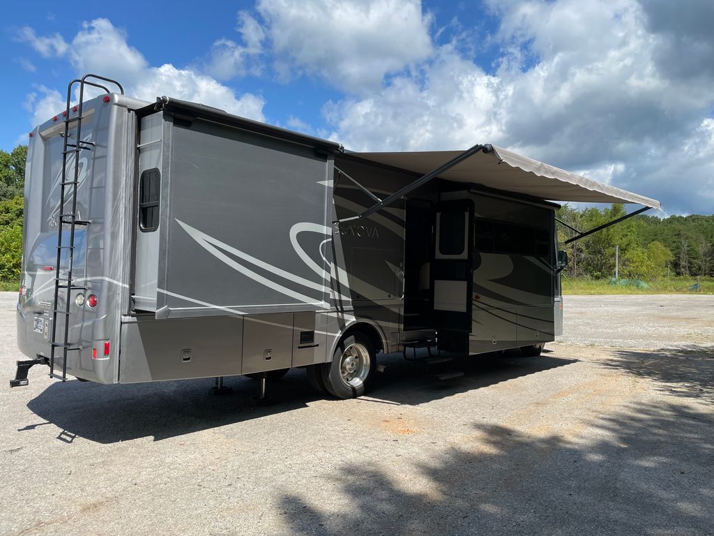 2016 Winnebago Itasca Sunova 33C - National Vehicle