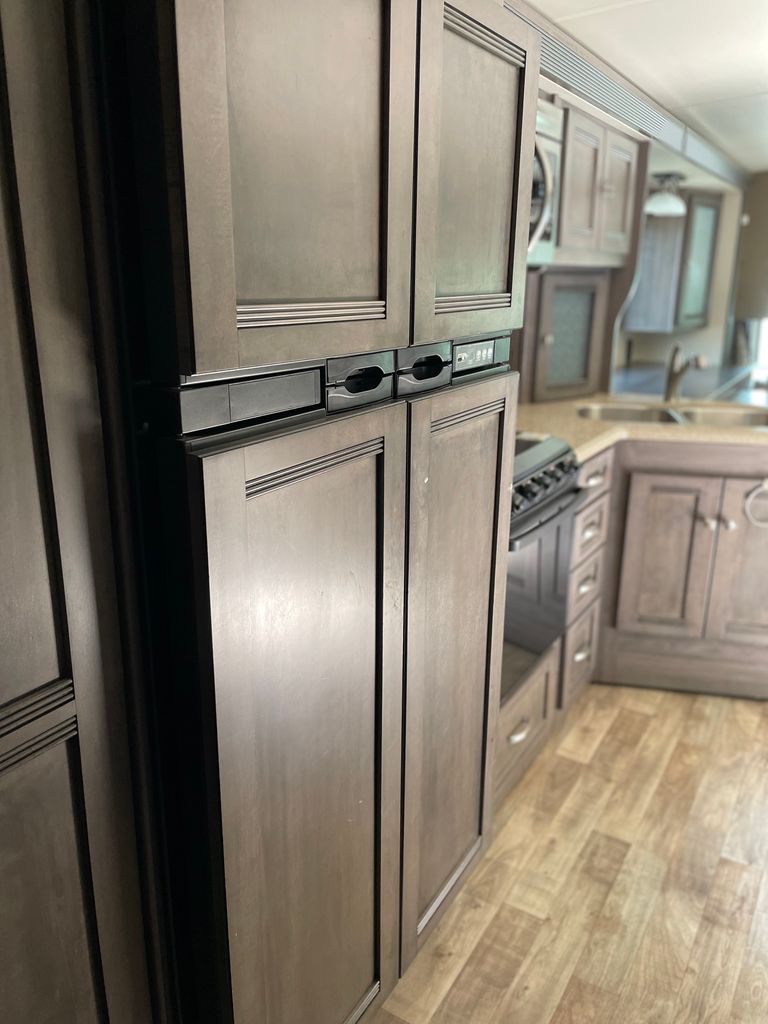 2016 Winnebago Itasca Sunova 33C - National Vehicle