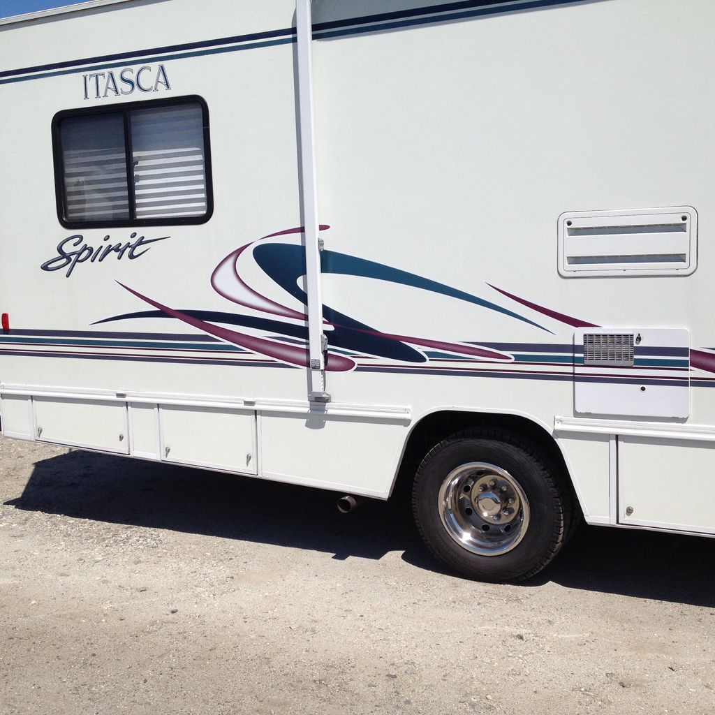 2002 Itasca Spirit 31T - National Vehicle