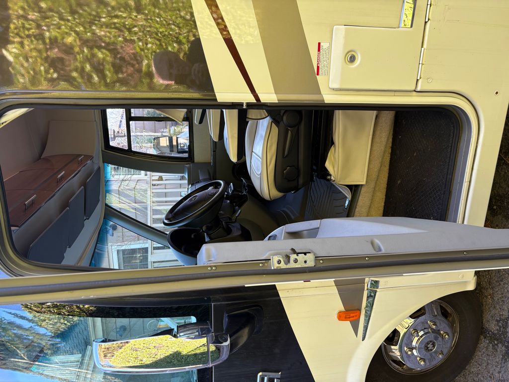2016 Winnebago Via 25Q - National Vehicle
