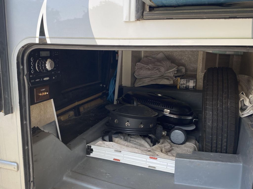 2014 Winnebago Aspect 30J - National Vehicle