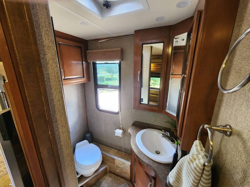 2013 Fleetwood Bounder 35K - National Vehicle