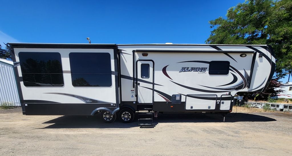 2014 Keystone Alpine 3535RE - National Vehicle