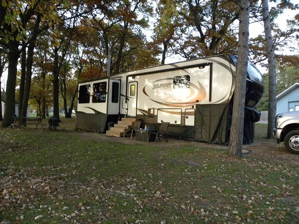 2014 Keystone Alpine 3535RE - National Vehicle