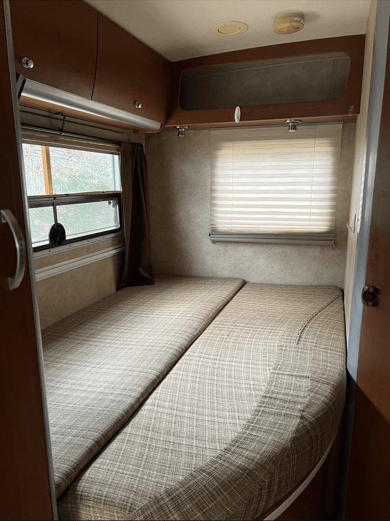 2008 Winnebago View 24J - National Vehicle