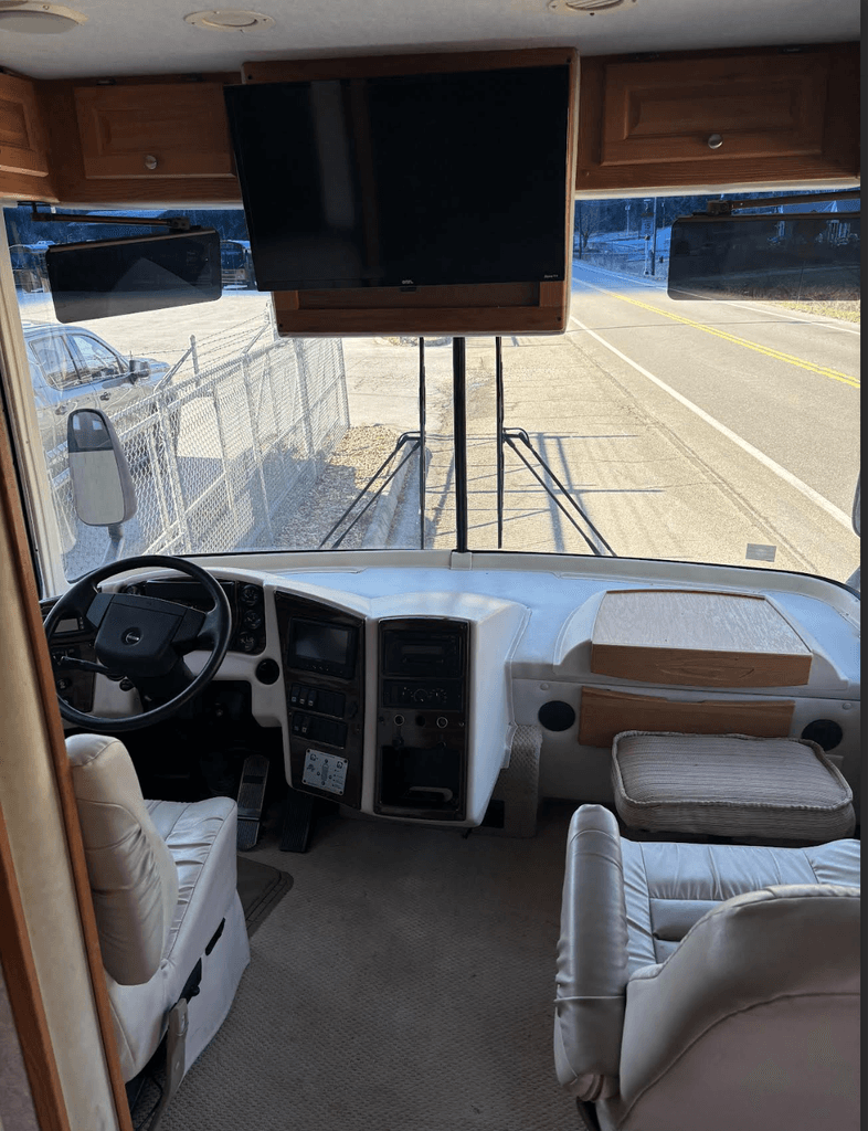 2006 Gulf Stream Crescendo 8356 - National Vehicle