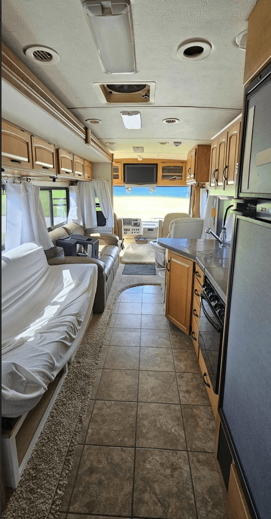 2008 Winnebago Adventurer 33V - National Vehicle