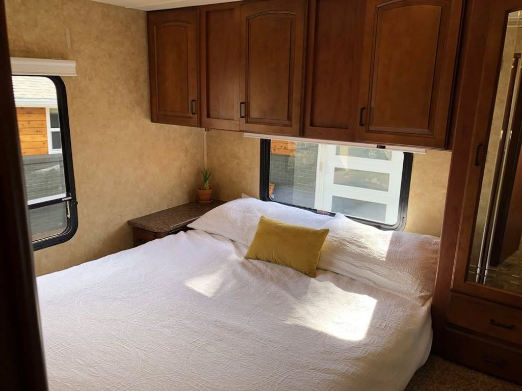 2011 Jayco Greyhawk 31DS - National Vehicle