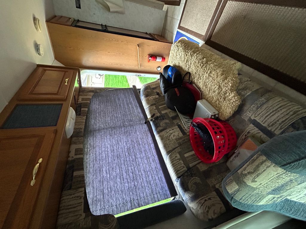 2001 Four Winds Motorhome 28A - National Vehicle