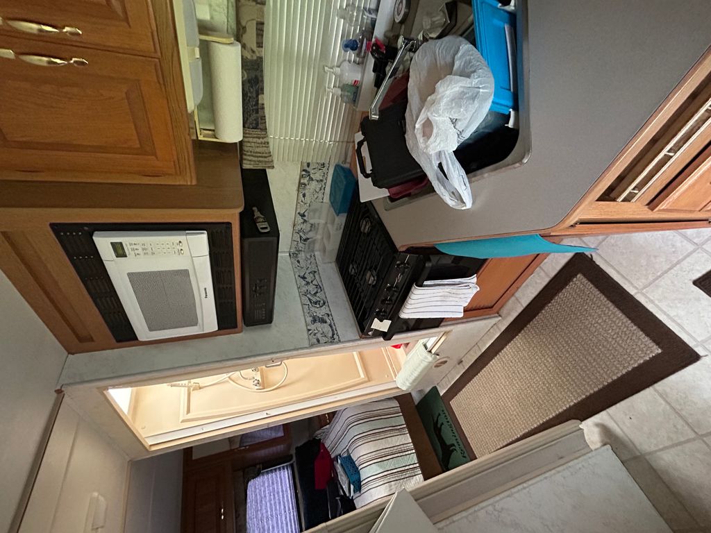 2001 Four Winds Motorhome 28A - National Vehicle