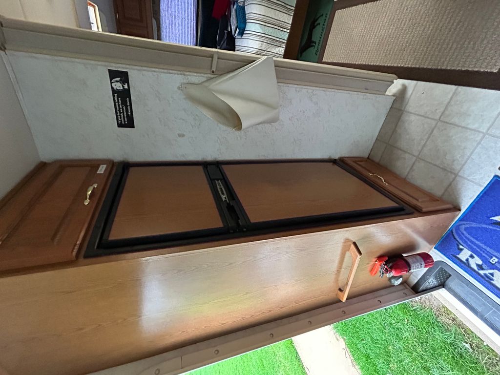 2001 Four Winds Motorhome 28A - National Vehicle