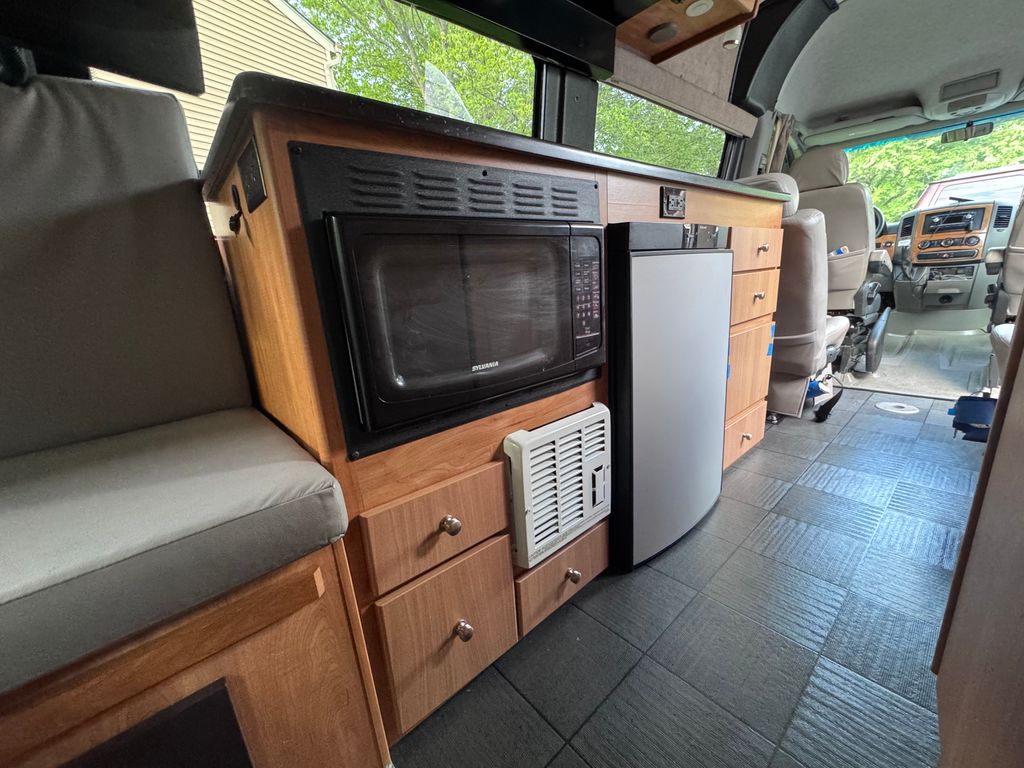 2009 Winnebago Era 170XL Limited - National Vehicle