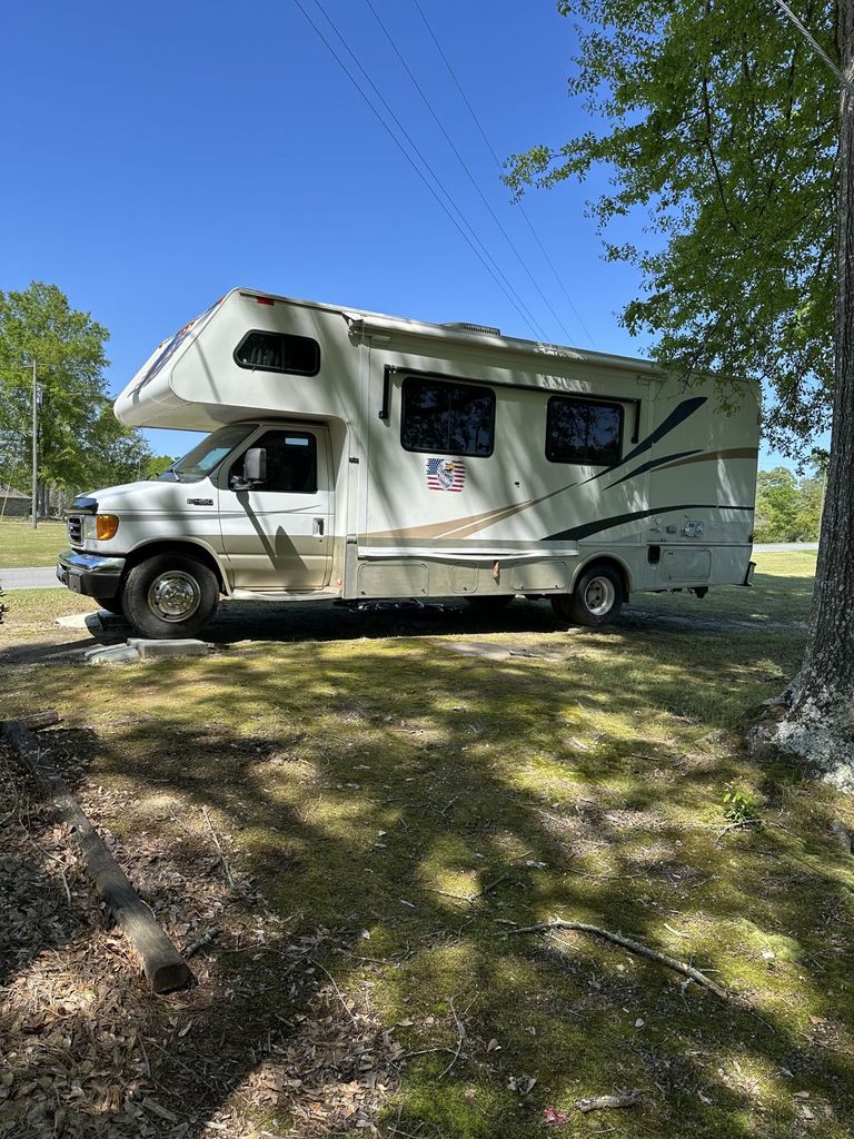 2005 R-Vision Trail-Lite 25RKG - National Vehicle
