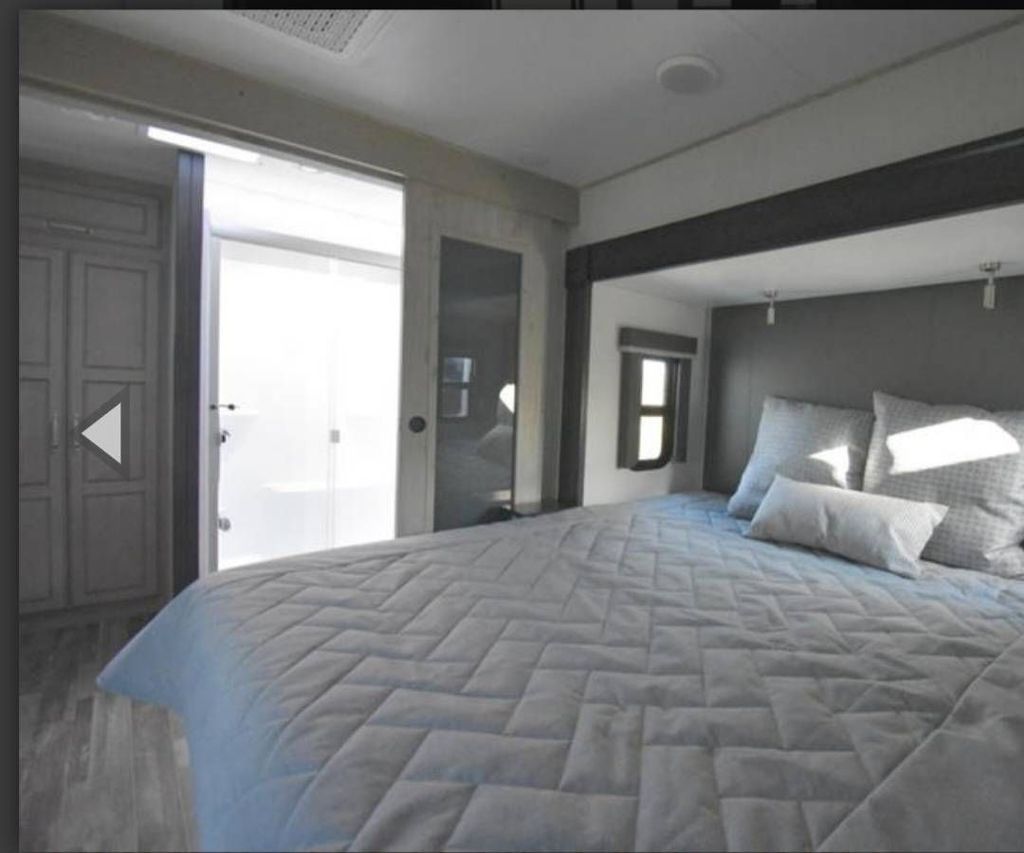 2022 Keystone Alpine 3712KB - National Vehicle