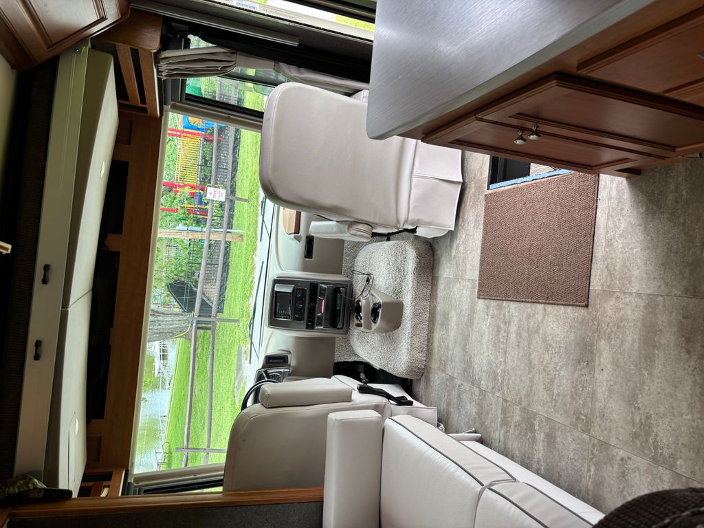 2018 Winnebago Vista 31KE - National Vehicle