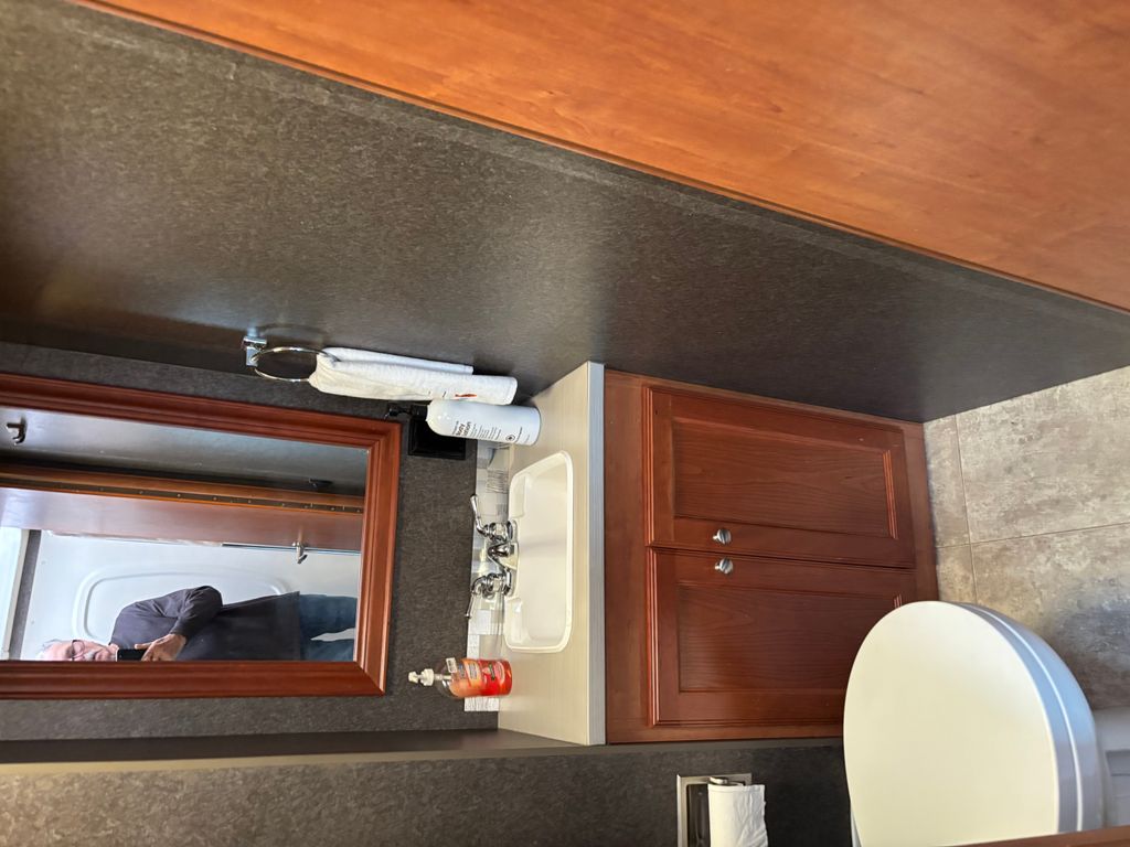 2018 Winnebago Vista 31KE - National Vehicle