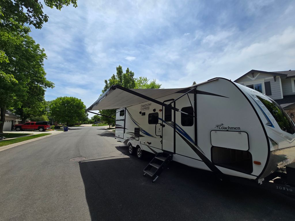 2021 Coachmen Freedom Express Ultra Lite 292BHDS - National Vehicle