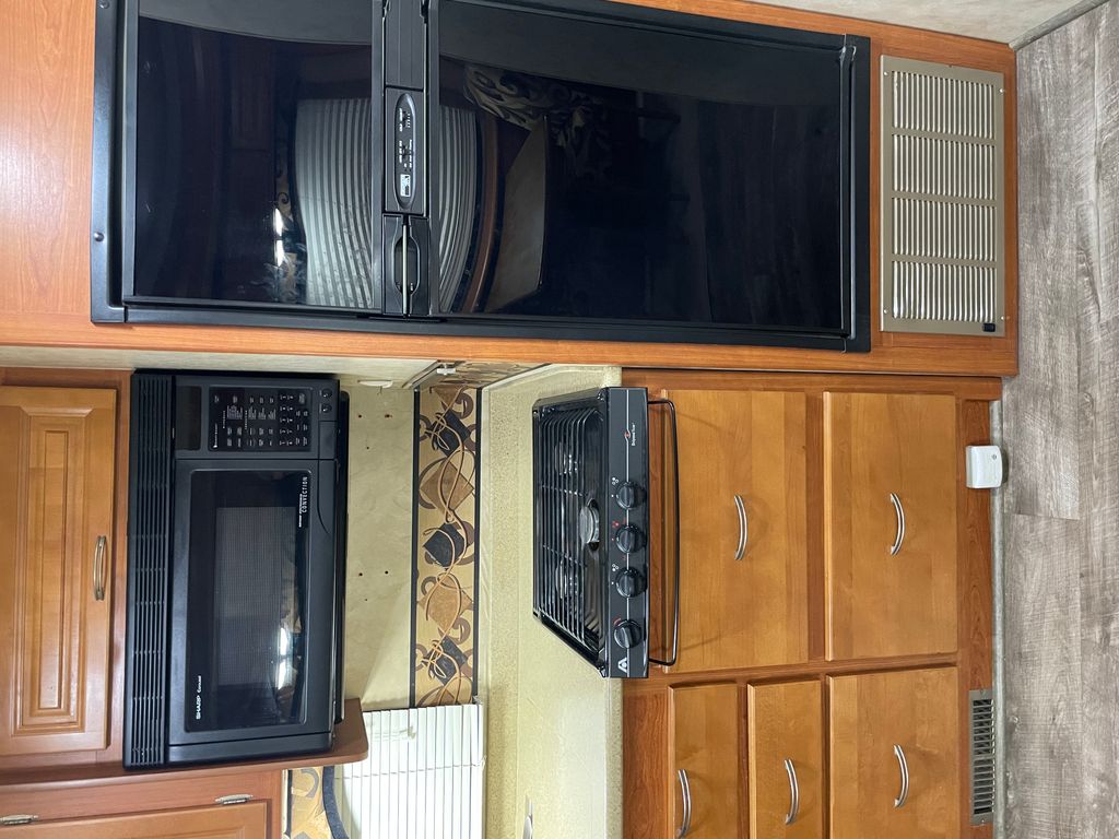 2011 Holiday Rambler Vacationer 30SFS - National Vehicle