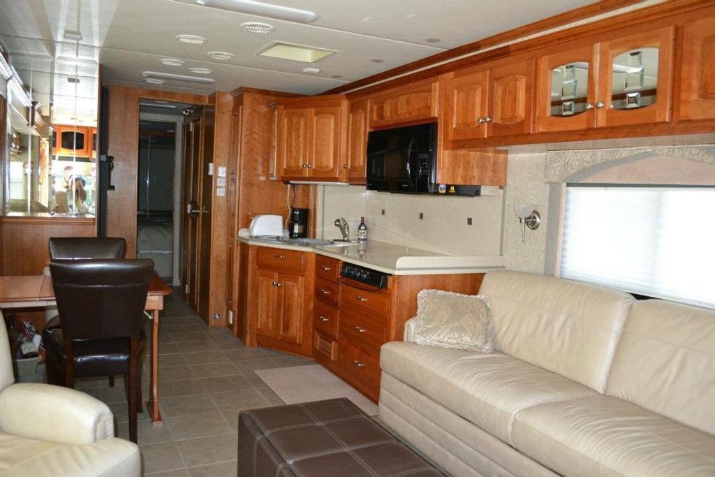 2007 Newmar Dutch Star 4037 - National Vehicle