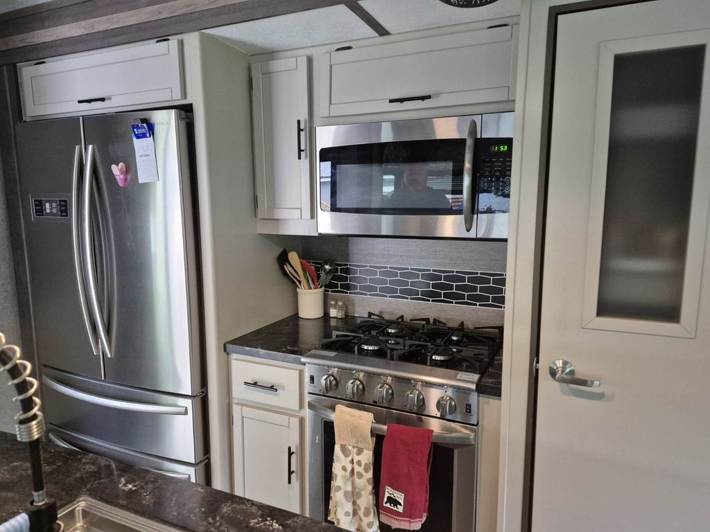 2019 Crossroads Hampton Destination 372FDB - National Vehicle