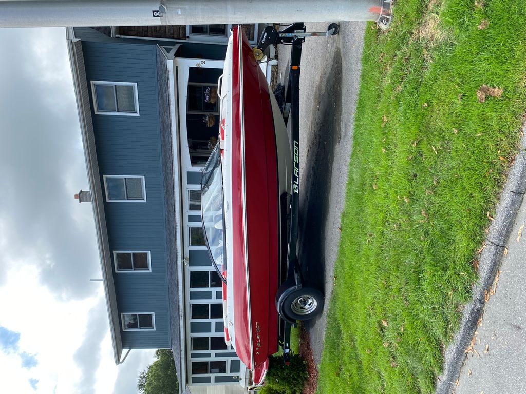 2018 Larson LX 195S - National Vehicle