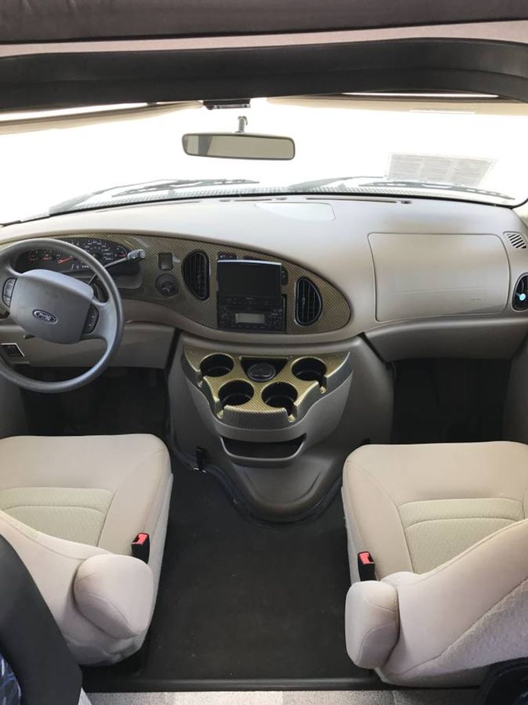 2009 Four Winds Fun Mover 31D - National Vehicle