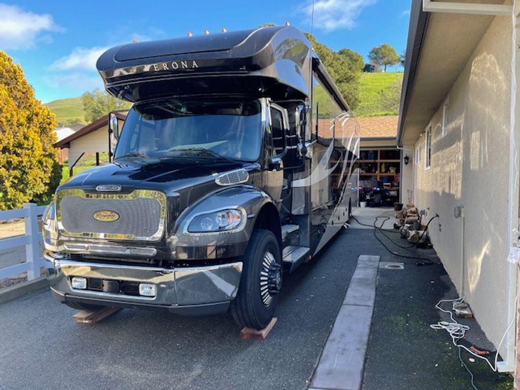 2021 Renegade Verona 40VBH - National Vehicle