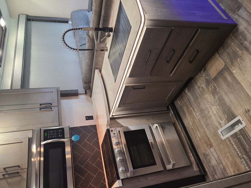 2020 Keystone Raptor 413 - National Vehicle