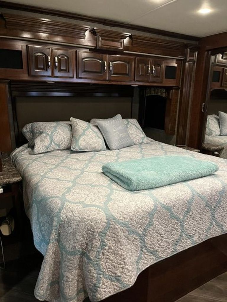 2018 Holiday Rambler Endeavor XE 39F - National Vehicle